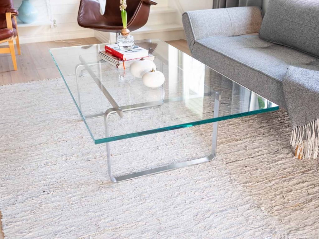 Glasbord design Hans J Wegner — Reprobruket
