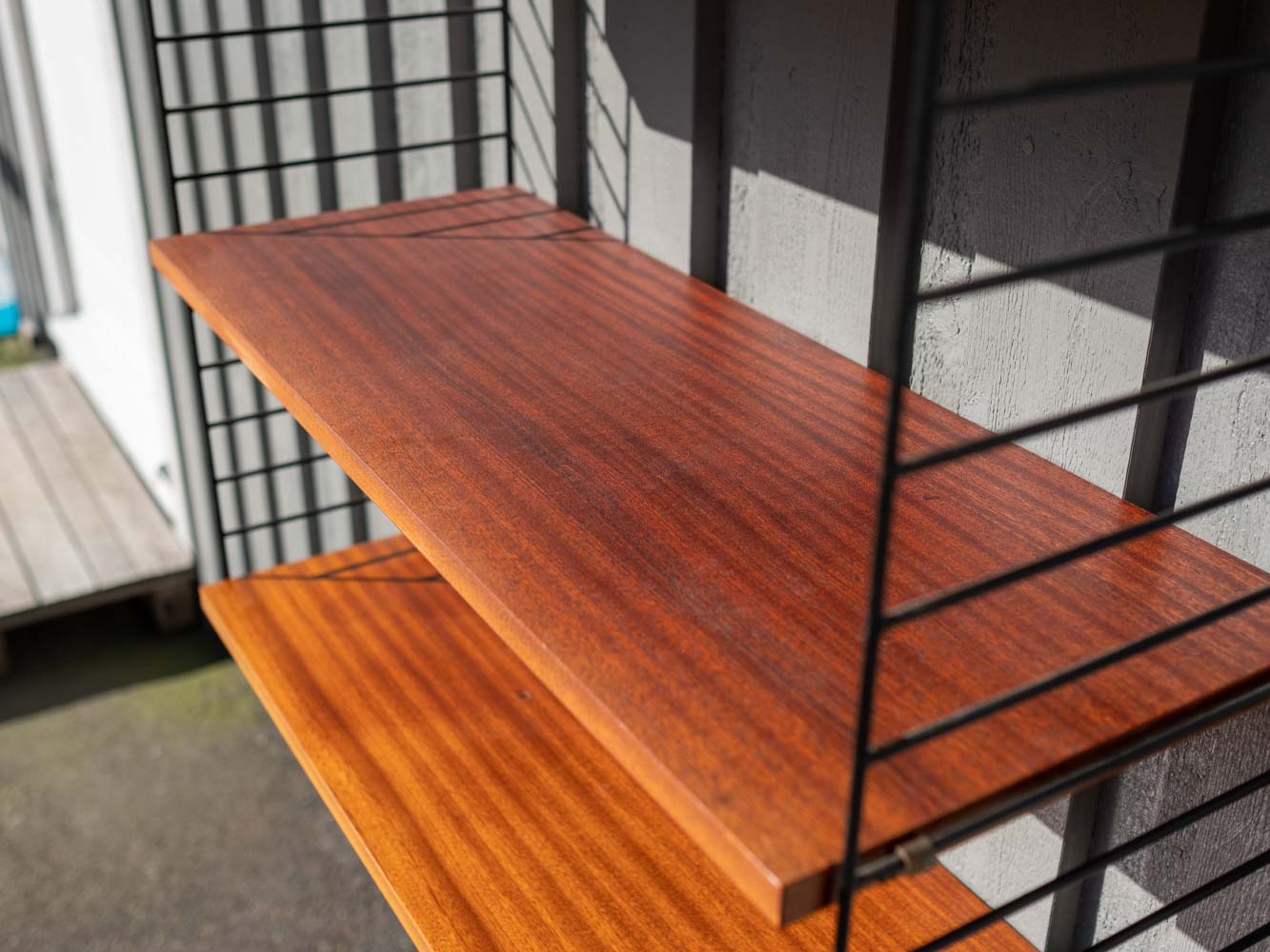 Stringhylla teak — Reprobruket