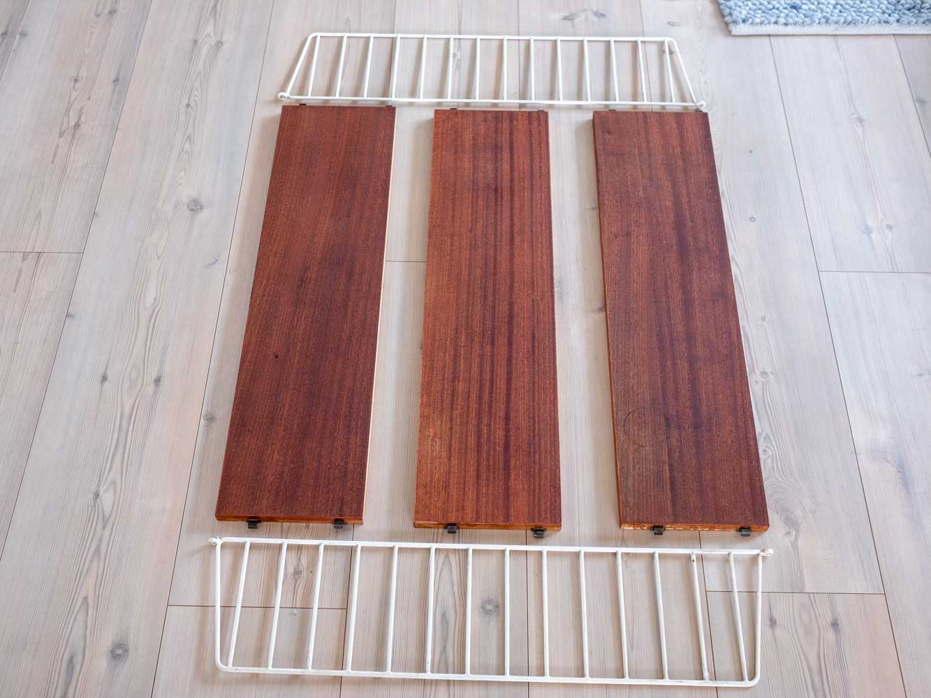 Stringhylla teak — Reprobruket