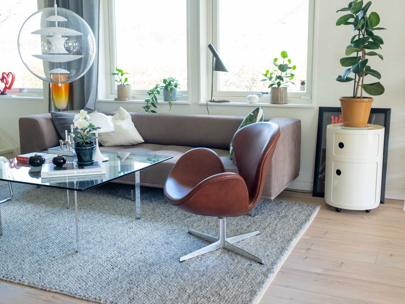 Fritz Hansen Svanen — Reprobruket